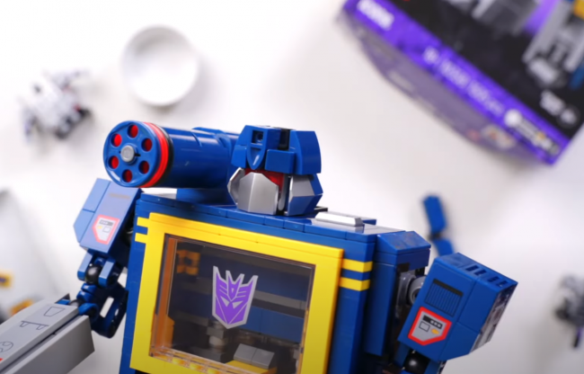 LEGO Transformers Showdown - - Gamereactor