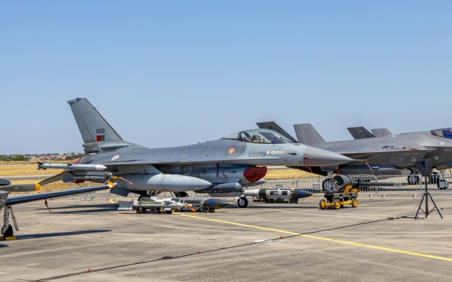 Il Portogallo prende in considerazione il passaggio dai caccia ...