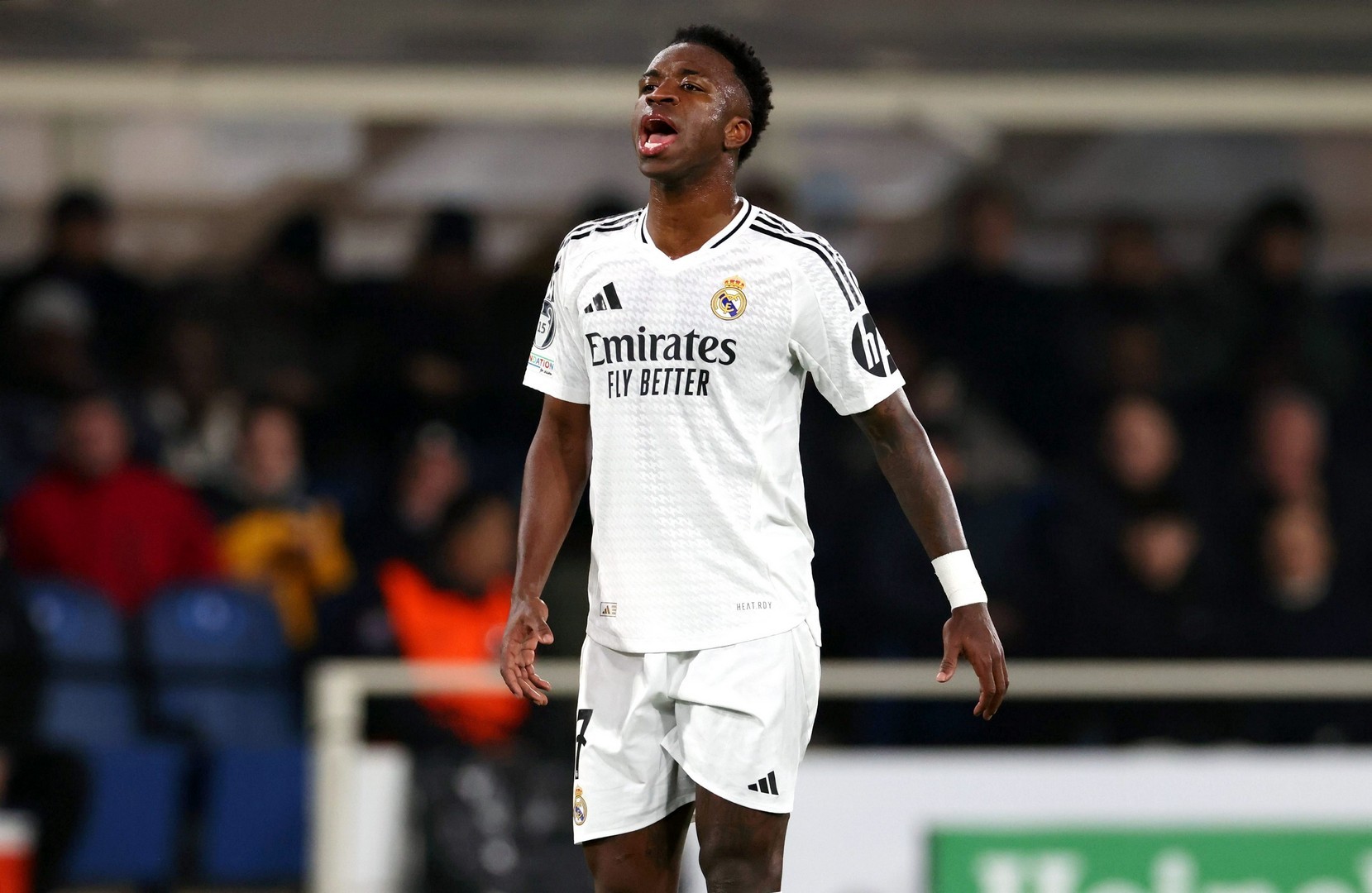 Vinícius Jr. si scusa pubblicamente: "La passione ha la meglio su di me ...