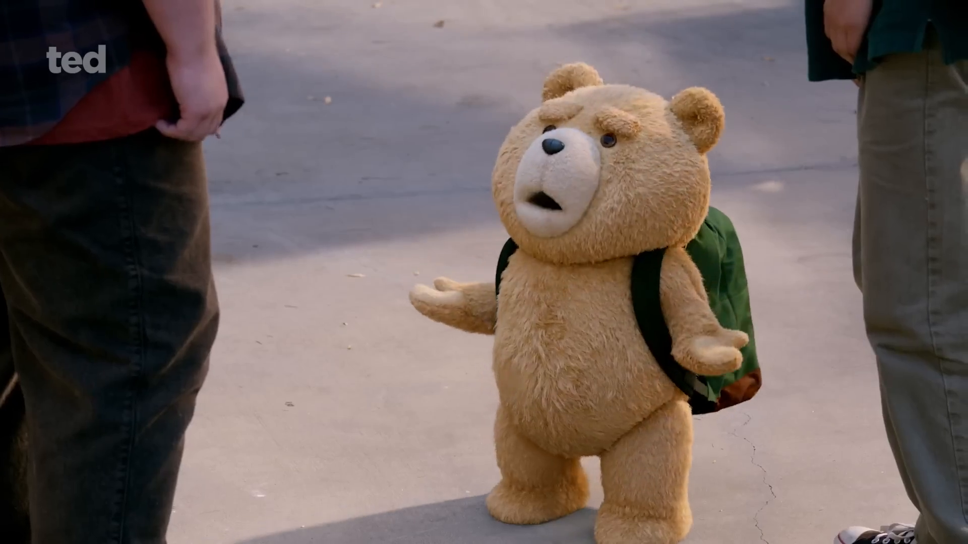 Ted sembra più selvaggio che mai nel suo nuovo trailer prequel