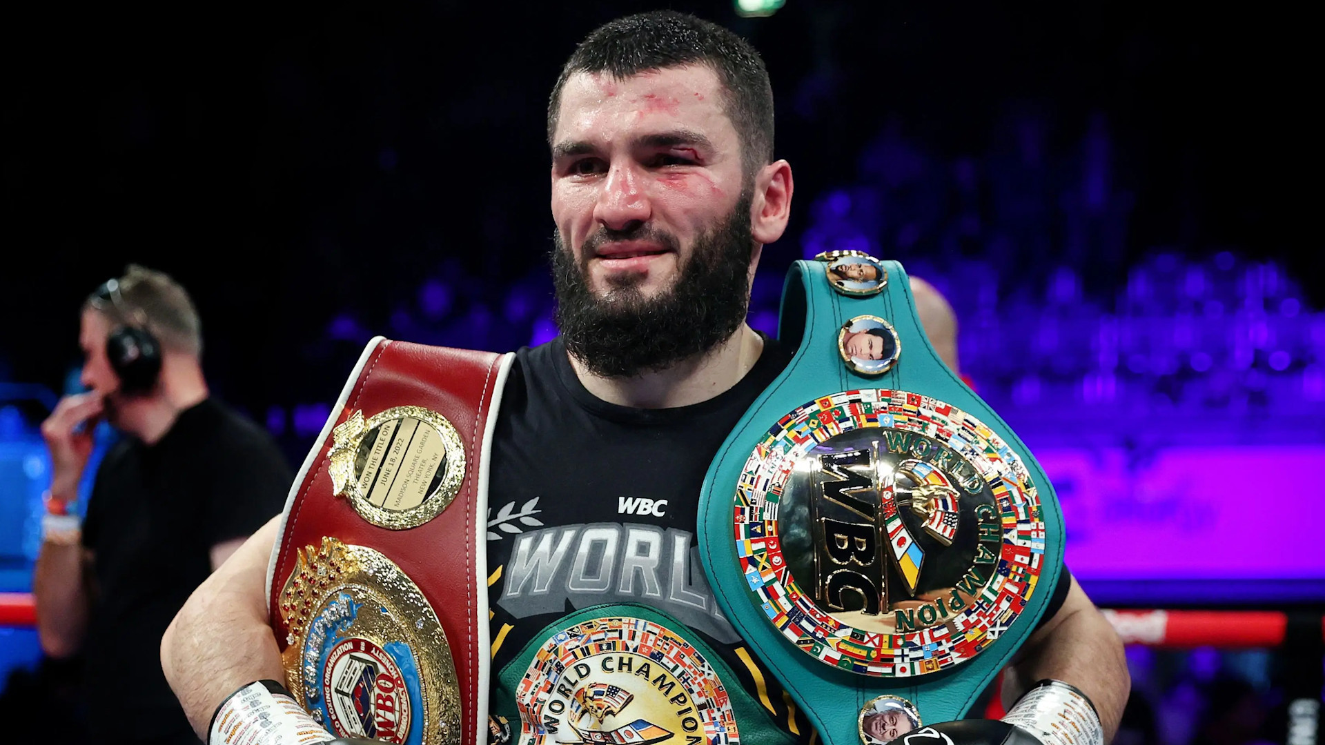 Il campione indiscusso dei pesi massimi leggeri ha 40 anni, ma ...