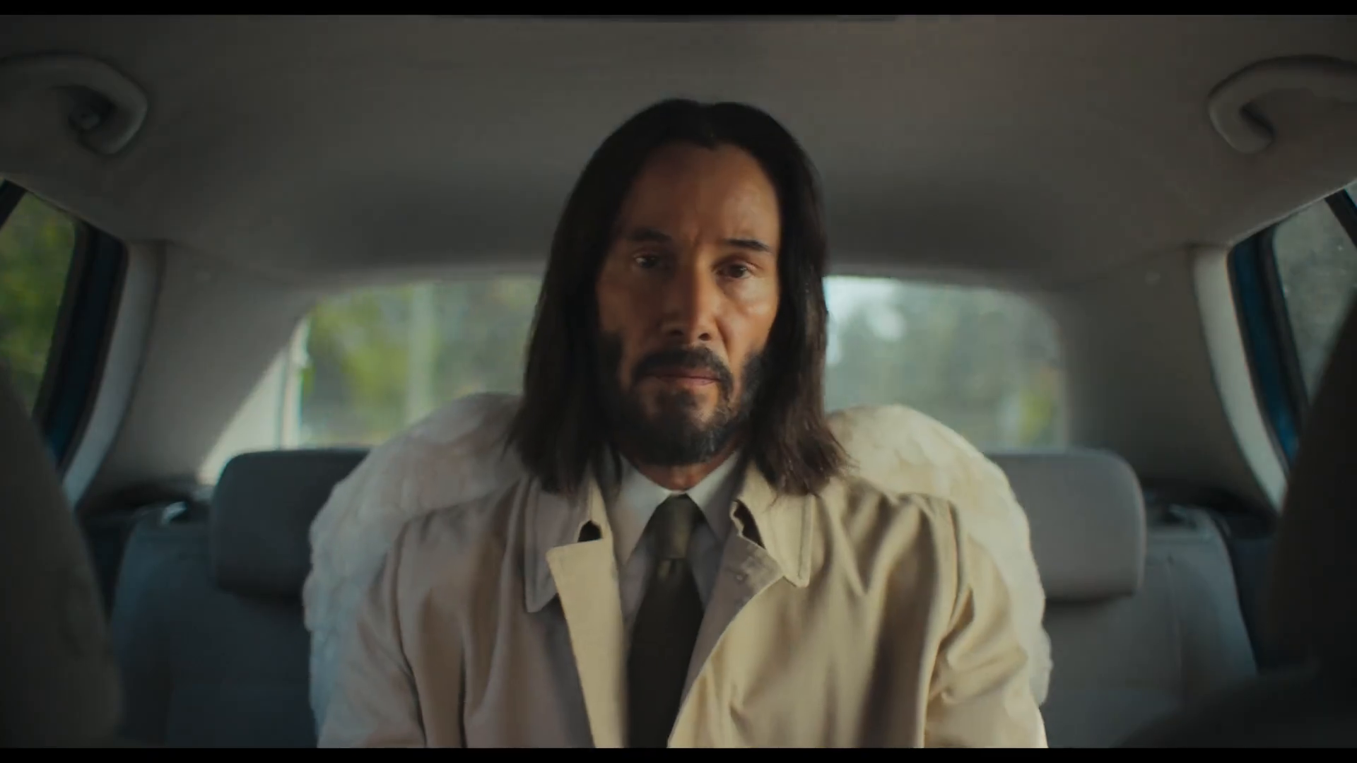 Keanu Reeves interpreta Angel Gabriel nel film commedia Good Fortune