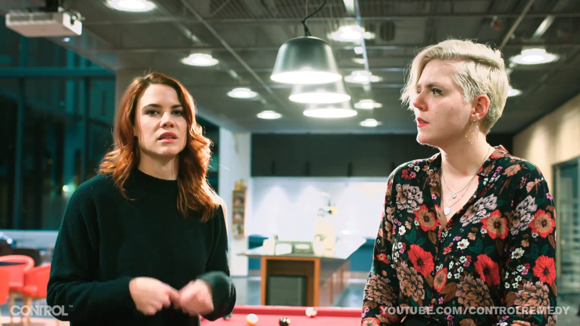 Control: conosciamo Courtney Hope, l'attrice che interpreta Jesse Feden