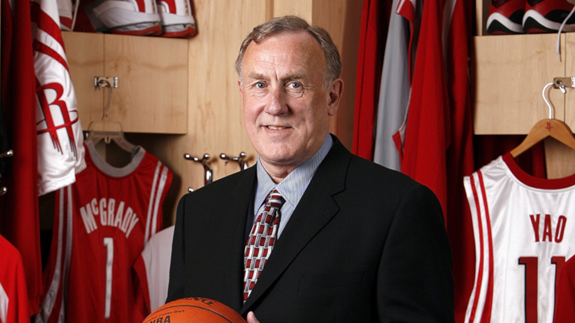 L'allenatore NBA Rick Adelman, dietro oltre 1.700 partite tra gli anni ...