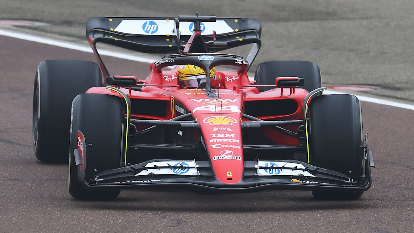 Lewis Hamilton visto per la prima volta alla guida della Ferrari - - Gamereactor
